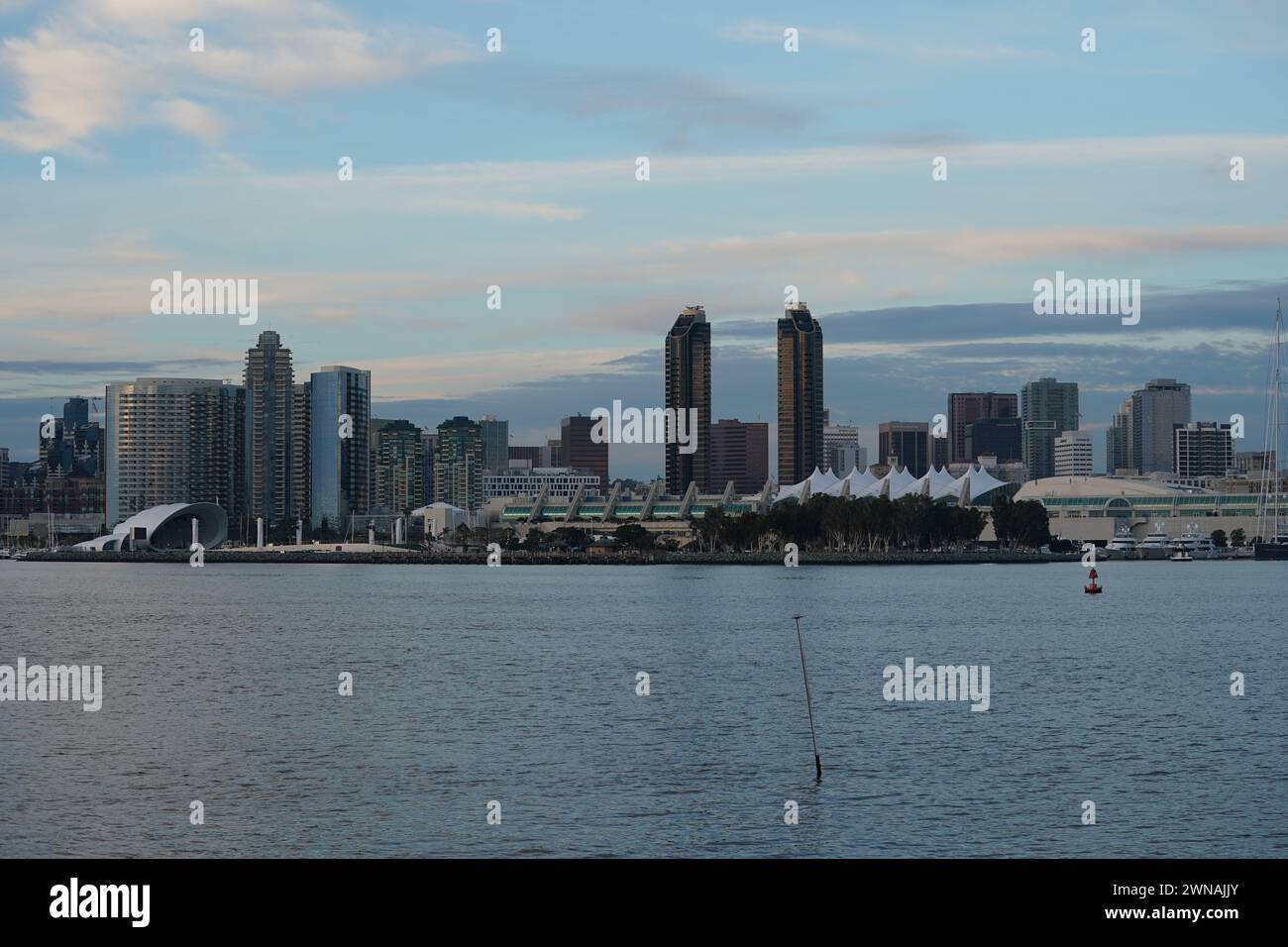 Downtown waterfront restaurants hi-res stock photography and images - Alamy