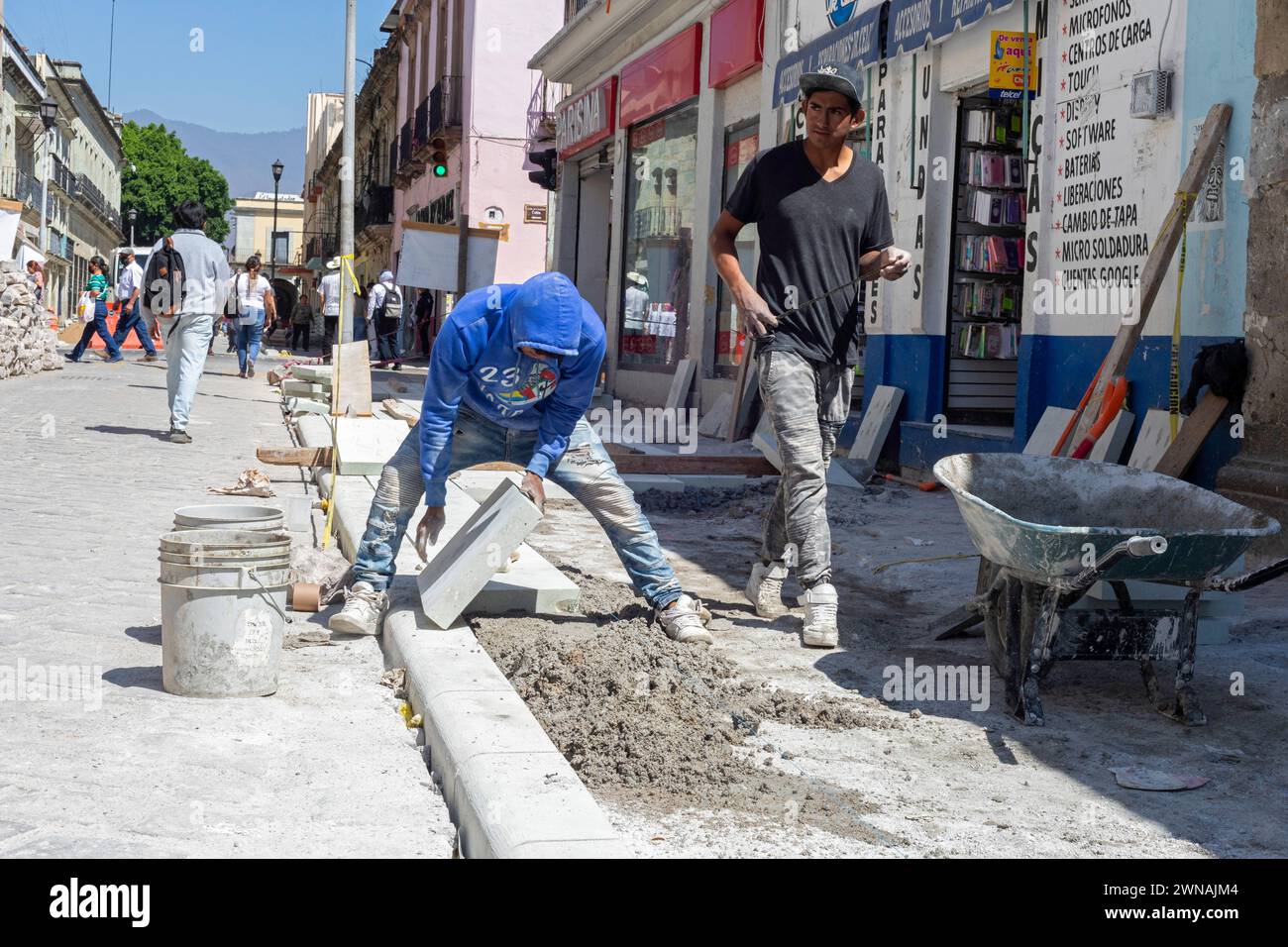 Work done by hand hi-res stock photography and images - Alamy