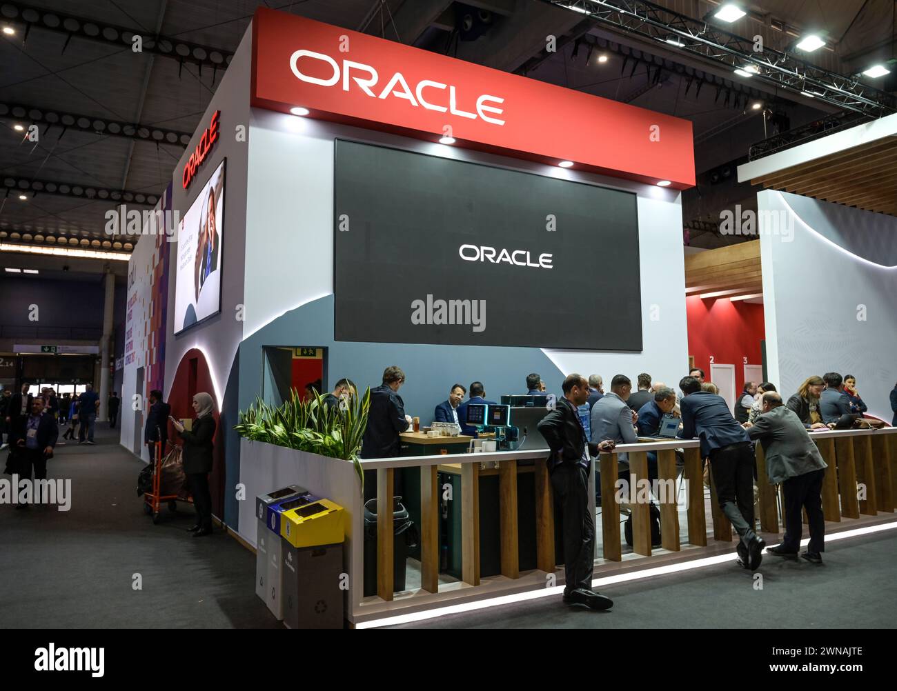 Oracle logo hi-res stock photography and images - Alamy