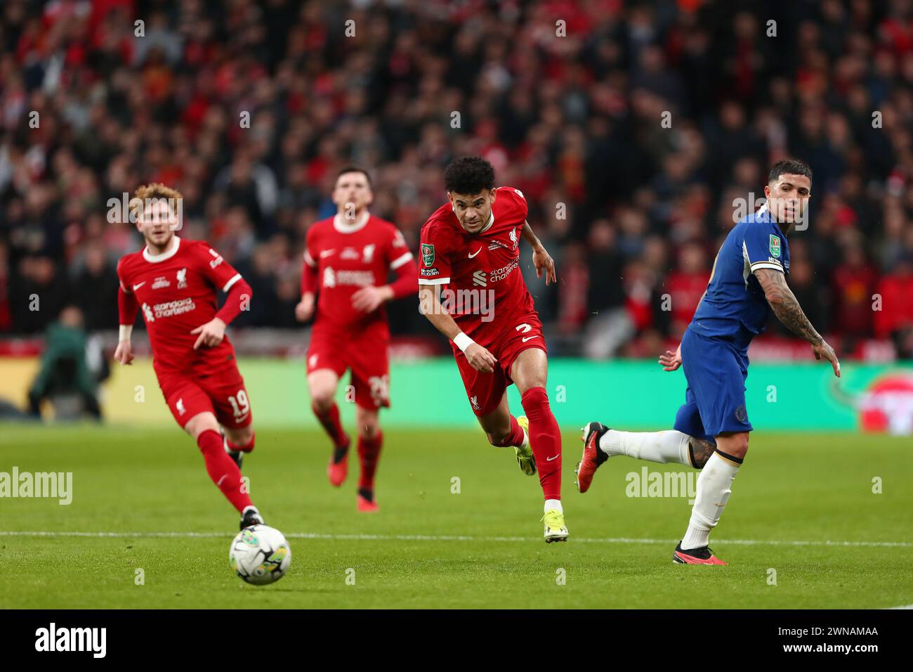 Luis Diaz of Liverpool beats Enzo Fernandez of Chelsea - Chelsea v ...