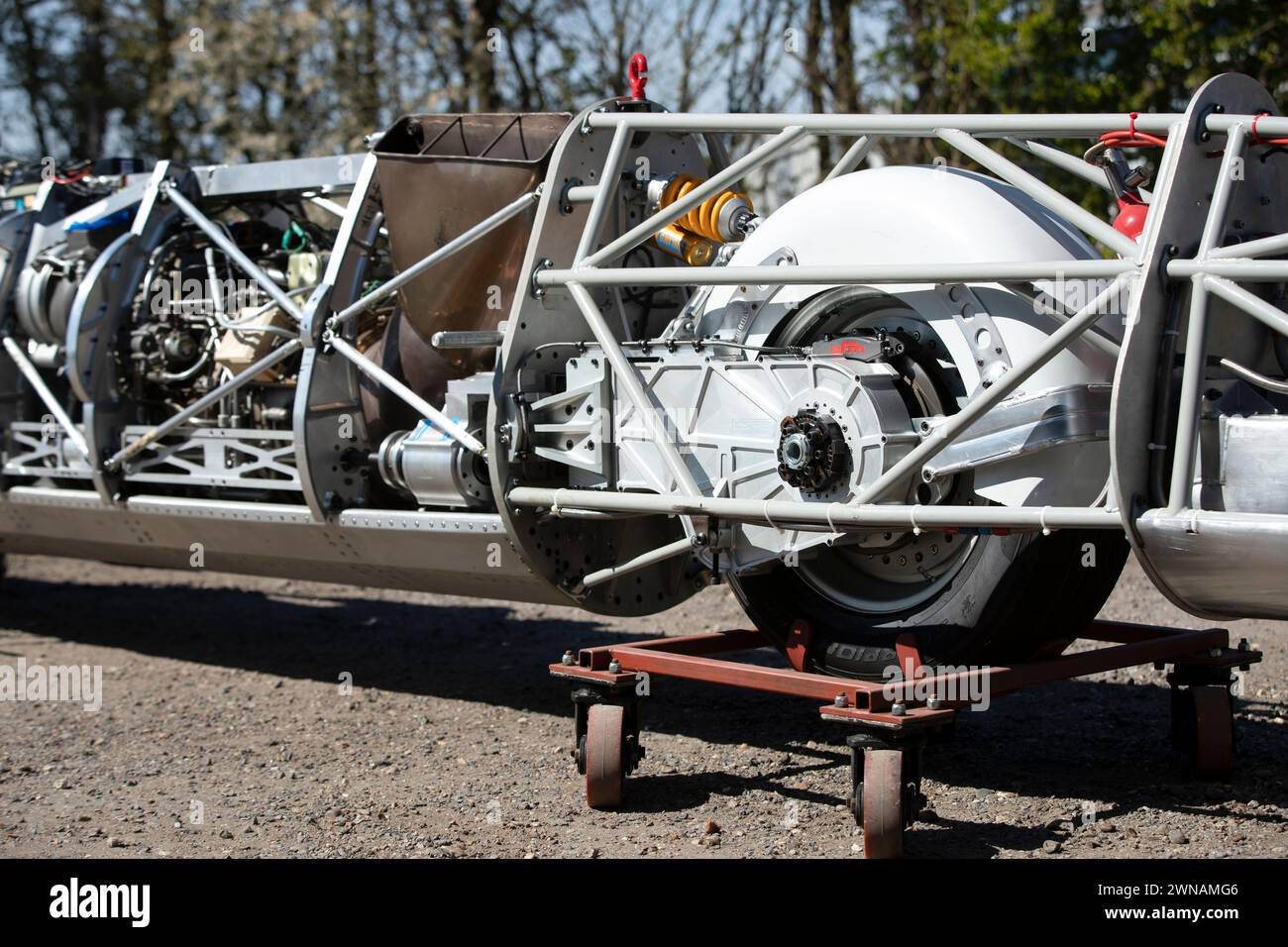 25/04/21 Rear wheel with pneumatic tyre and final drive casing and ...