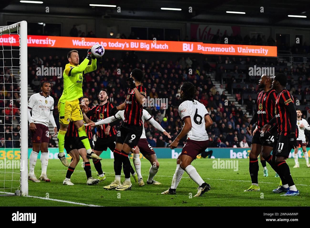 Neto of AFC Bournemouth - AFC Bournemouth v Manchester City, Premier ...