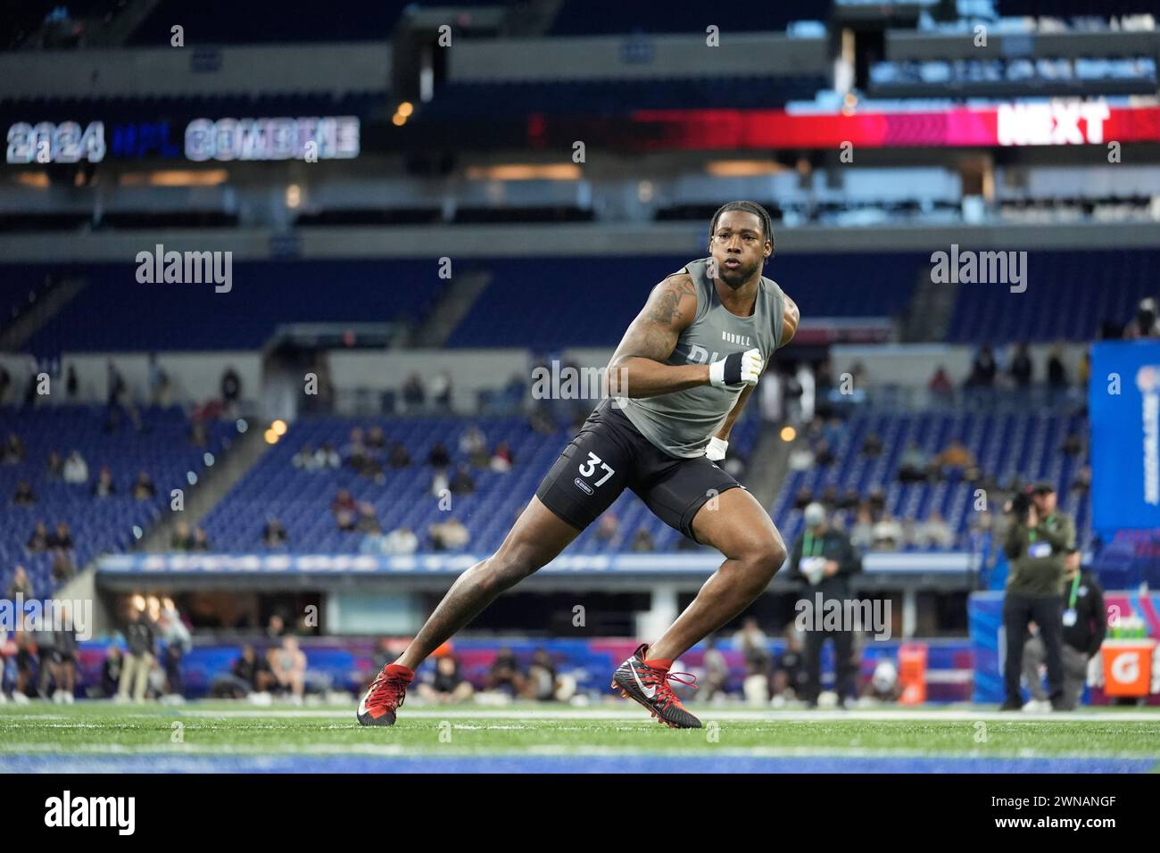 Notre Dame defensive lineman Javontae Jean-Baptiste runs a drill at the ...