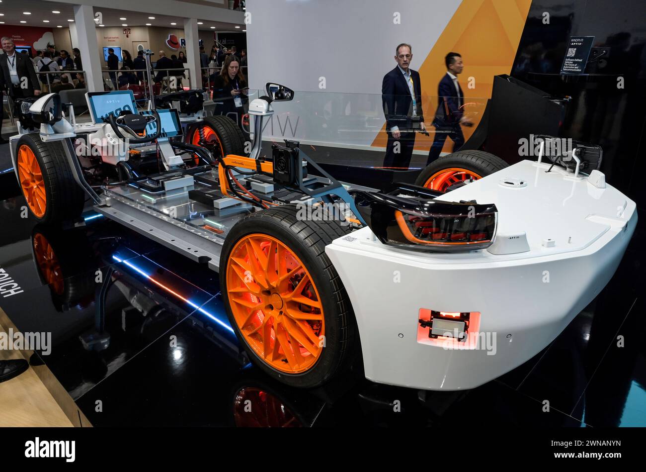 Autonomes Fahrzeug von Wind River Systems WNDRVR Aptiv, Messestand, MWC ...