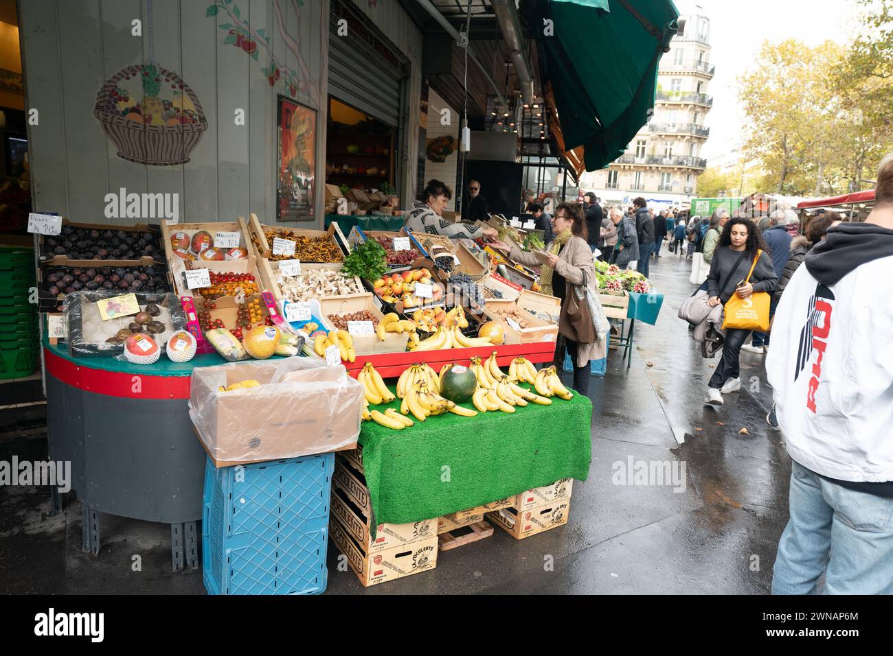Street food open market in Paris, France Stock Photo - Alamy