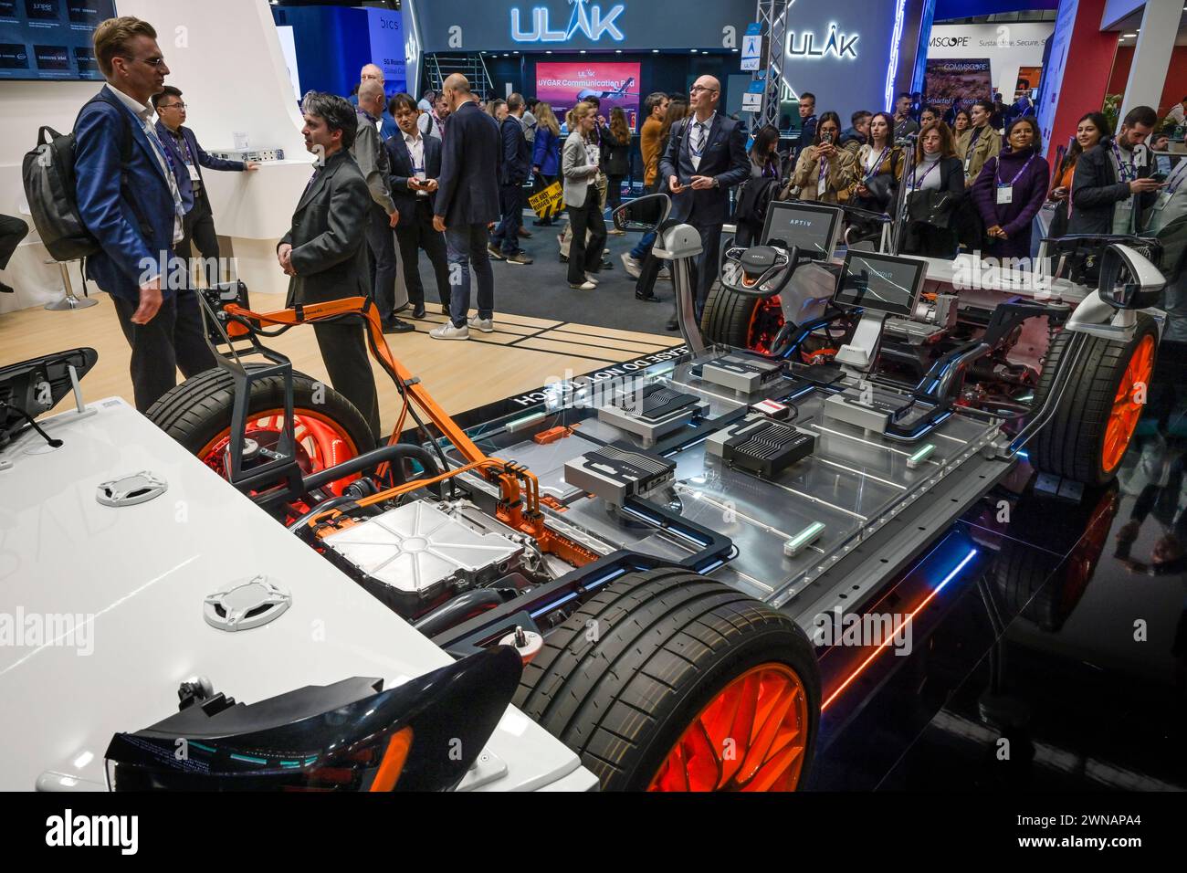 Autonomes Fahrzeug von Wind River Systems WNDRVR Aptiv, Messestand, MWC ...