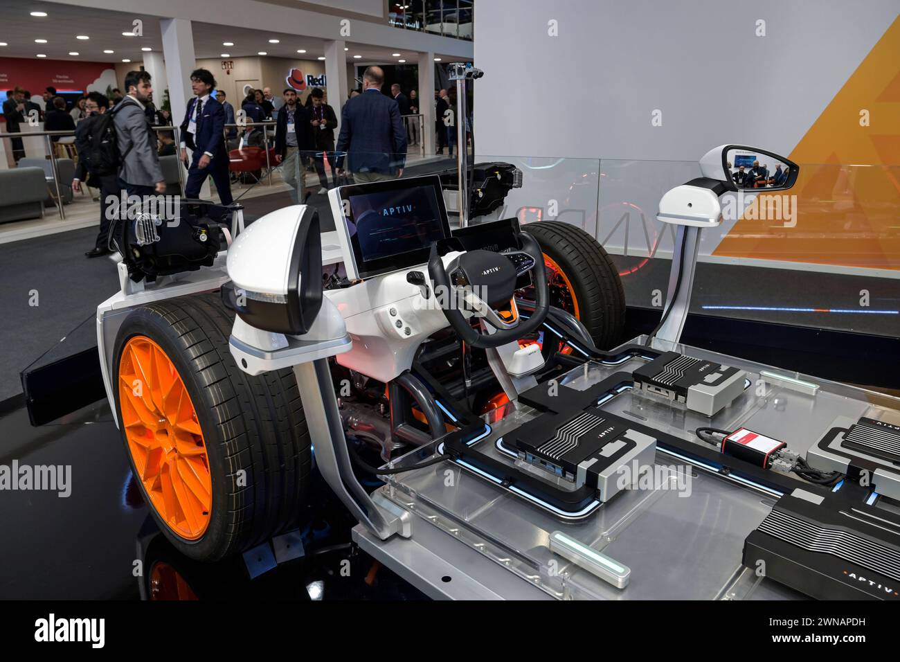 Autonomes Fahrzeug von Wind River Systems WNDRVR Aptiv, Messestand, MWC ...