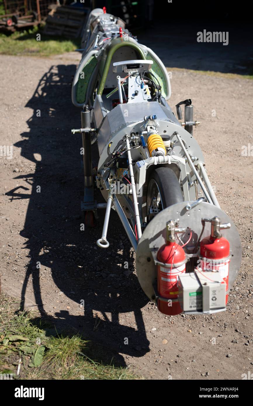 25/04/21 With only two wheels and a fifty-year-old Rolls-Royce ...