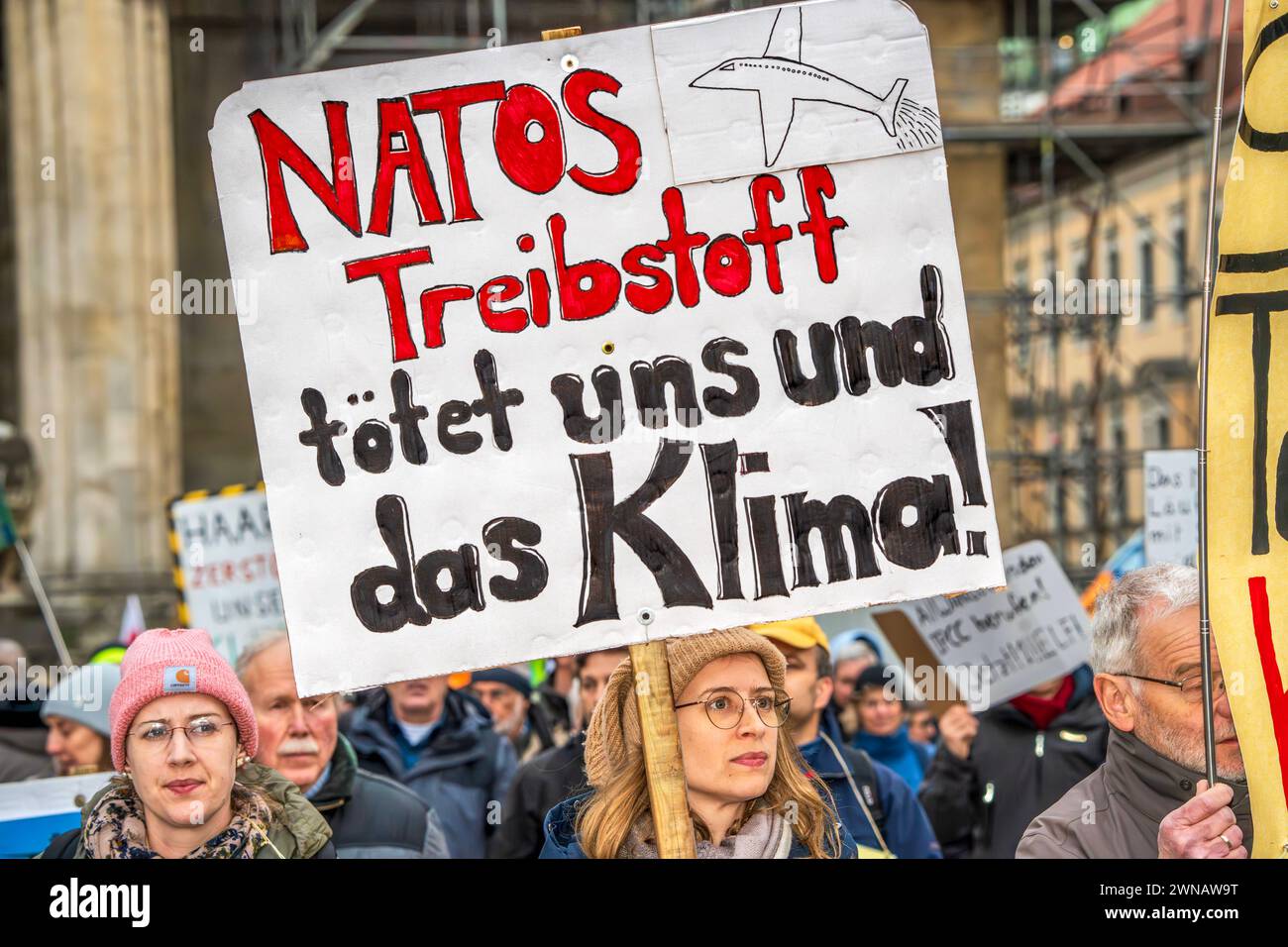 Bundesweiter Klimastreik von Fridays for Future mit der Gewerkschaft Verdi, Odeonsplatz, München ...