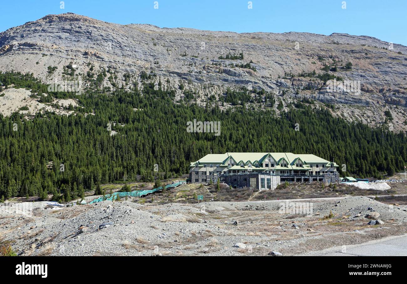 Glacier view lodge, Canada Stock Photo - Alamy