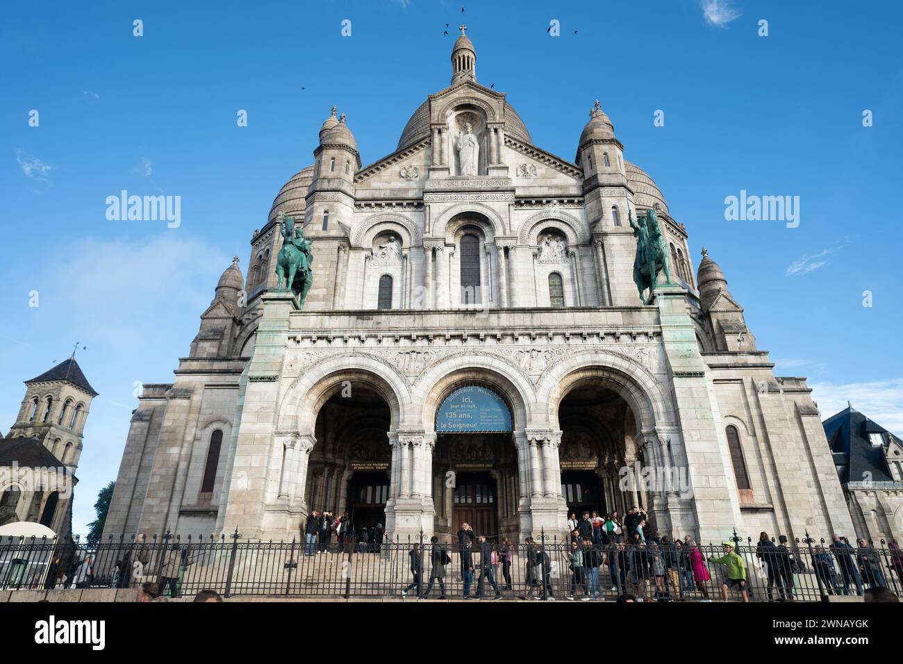 The Basilica of the Sacred Heart of Paris Stock Photo - Alamy