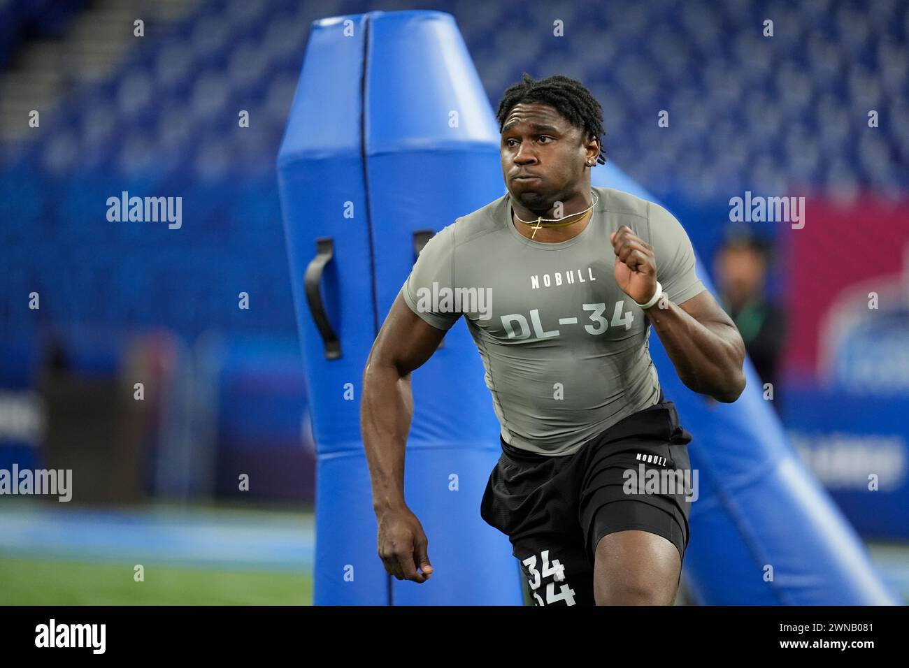 Houston Christian defensive lineman Jalyx Hunt runs a drill at the NFL ...