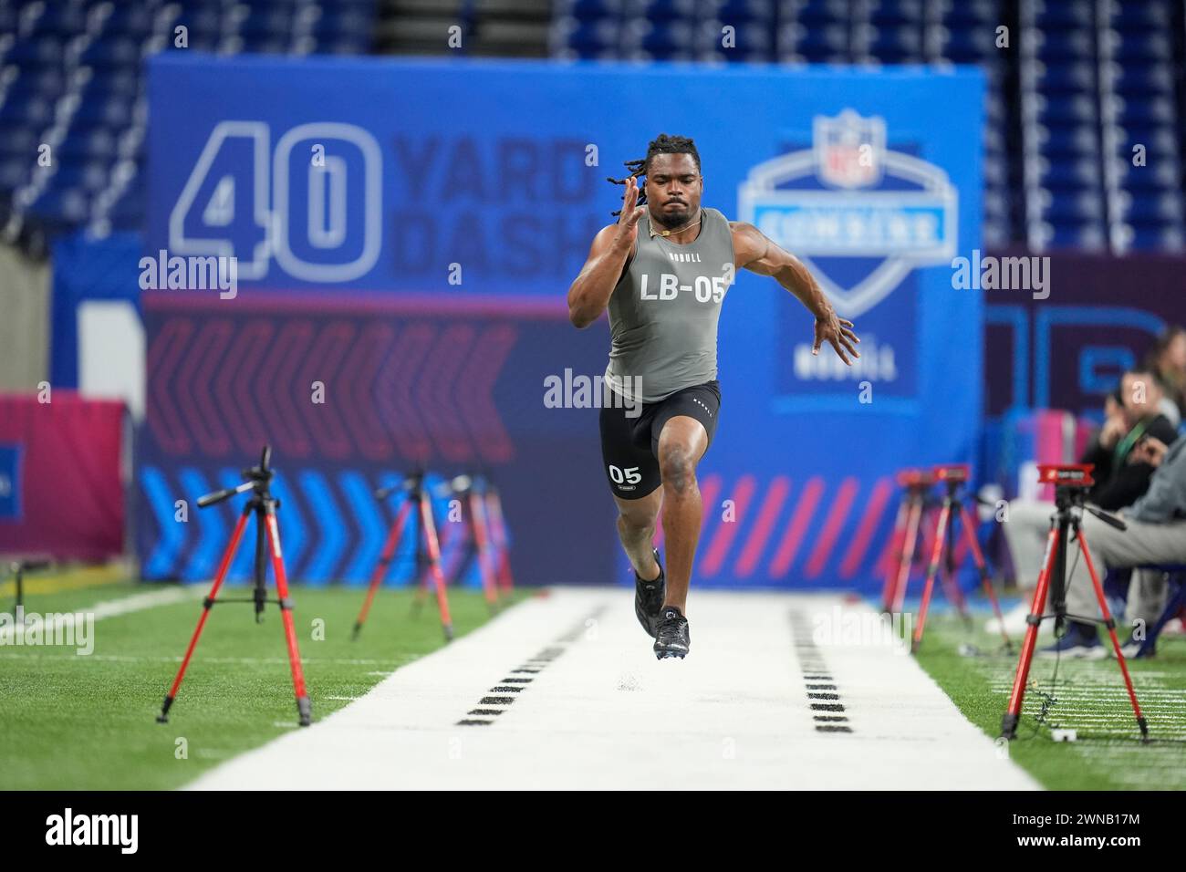Indiana linebacker Aaron Casey runs the 40-yard dash at the NFL ...