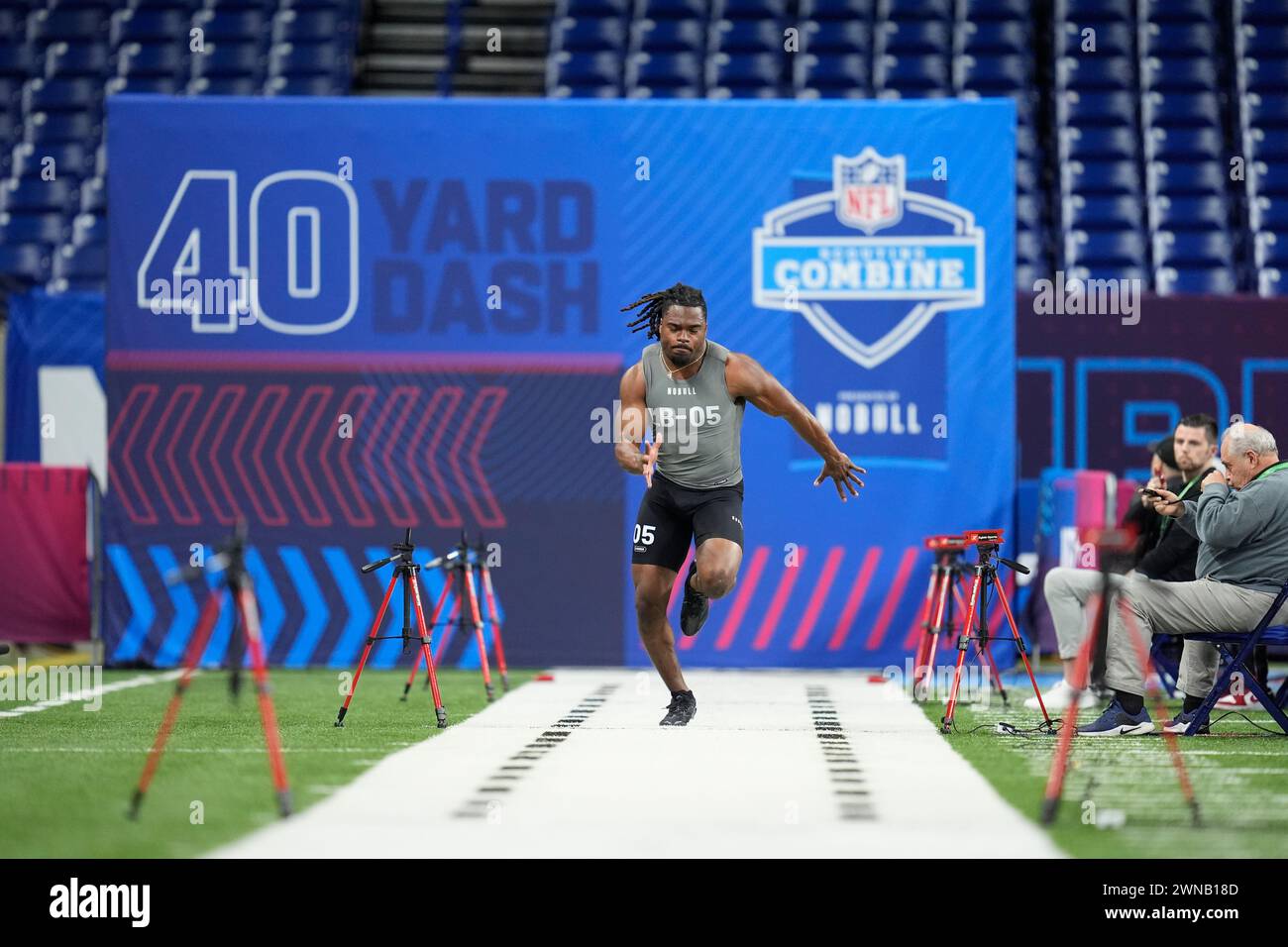 Indiana linebacker Aaron Casey runs the 40-yard dash at the NFL ...