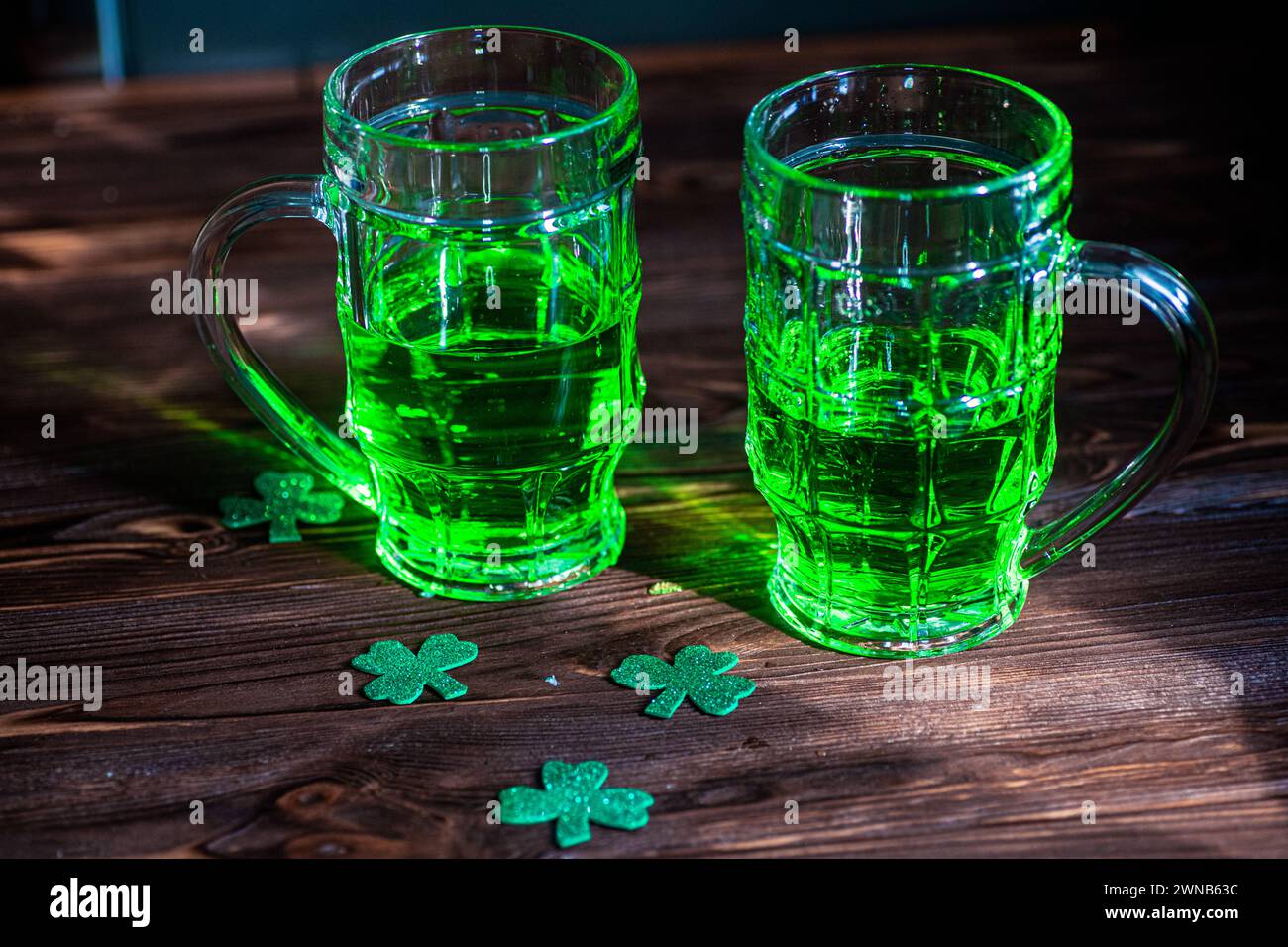 Two glasses irish lager hi-res stock photography and images - Alamy