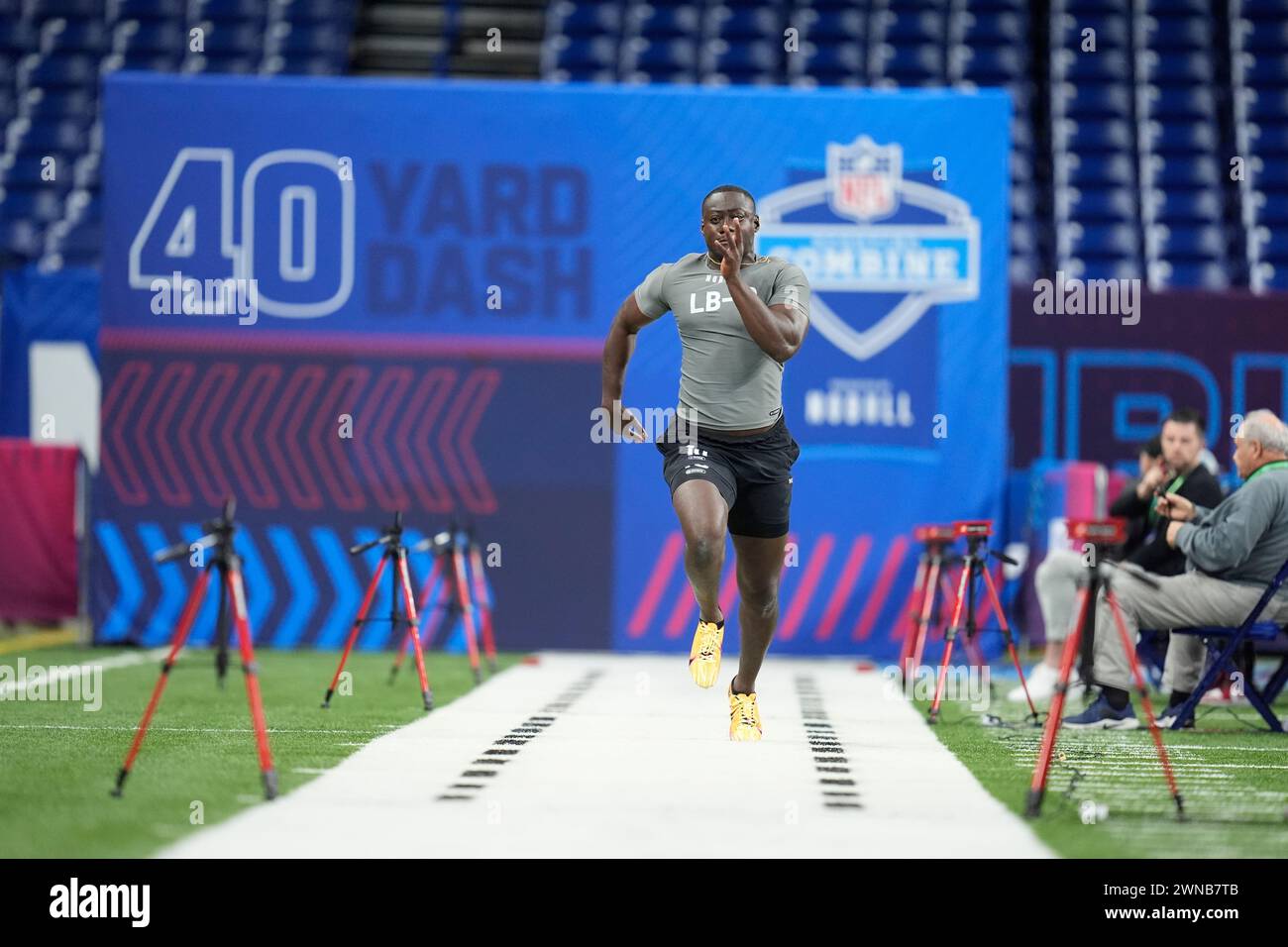 Kansas State linebacker Khalid Duke runs the 40-yard dash at the NFL ...