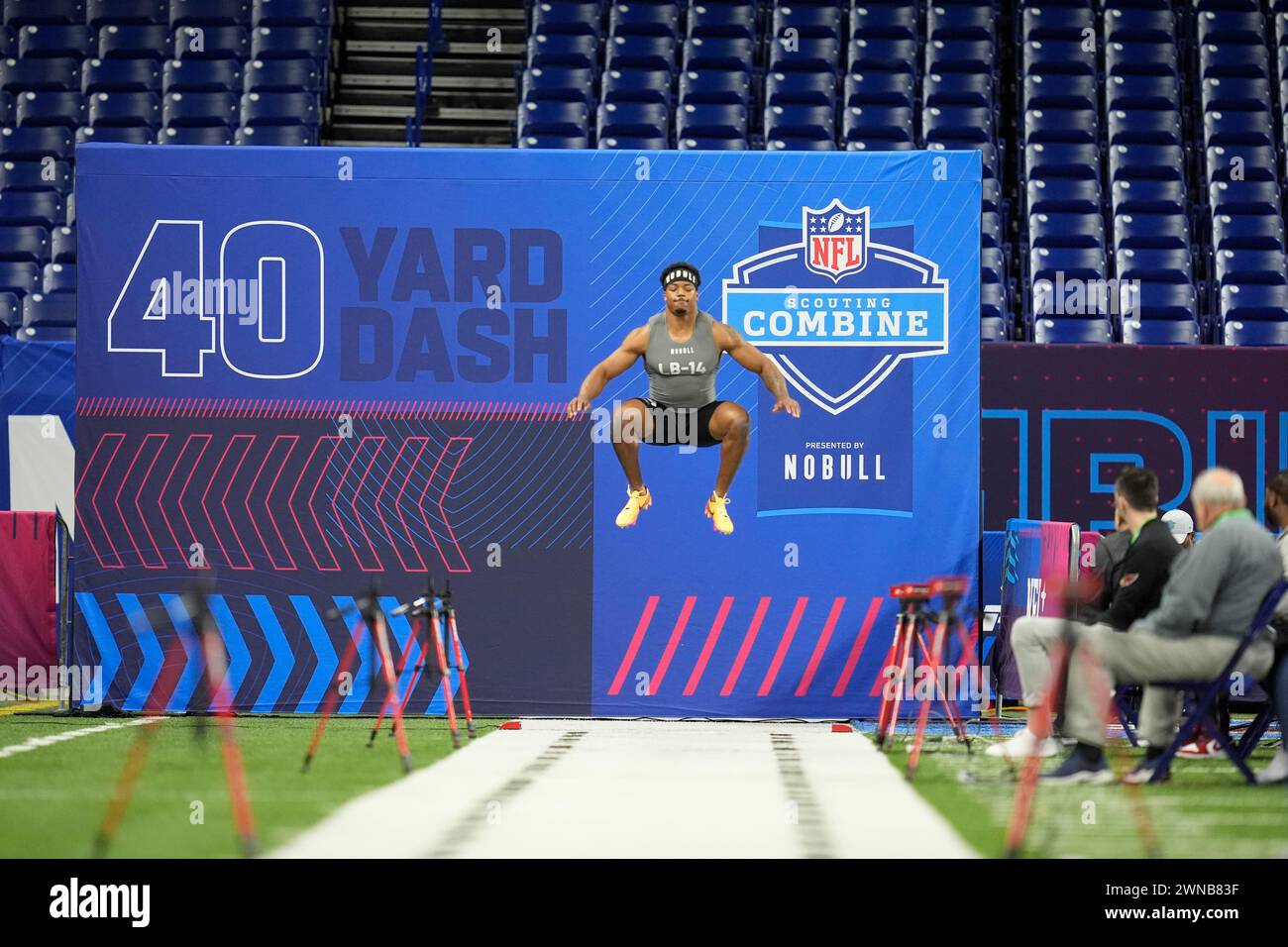 North Carolina linebacker Ced Gray runs the 40-yard dash at the NFL ...