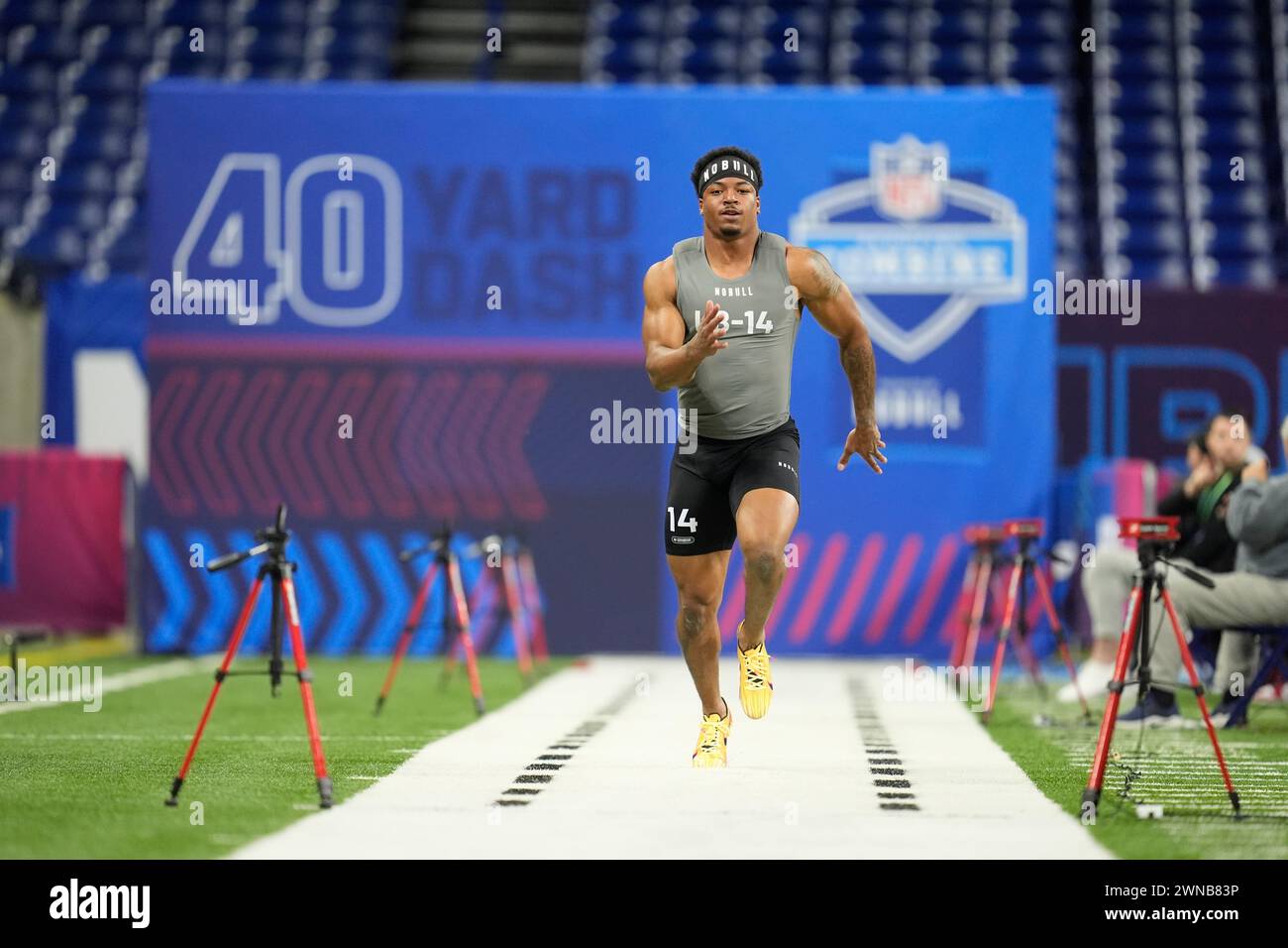 North Carolina linebacker Ced Gray runs the 40-yard dash at the NFL ...