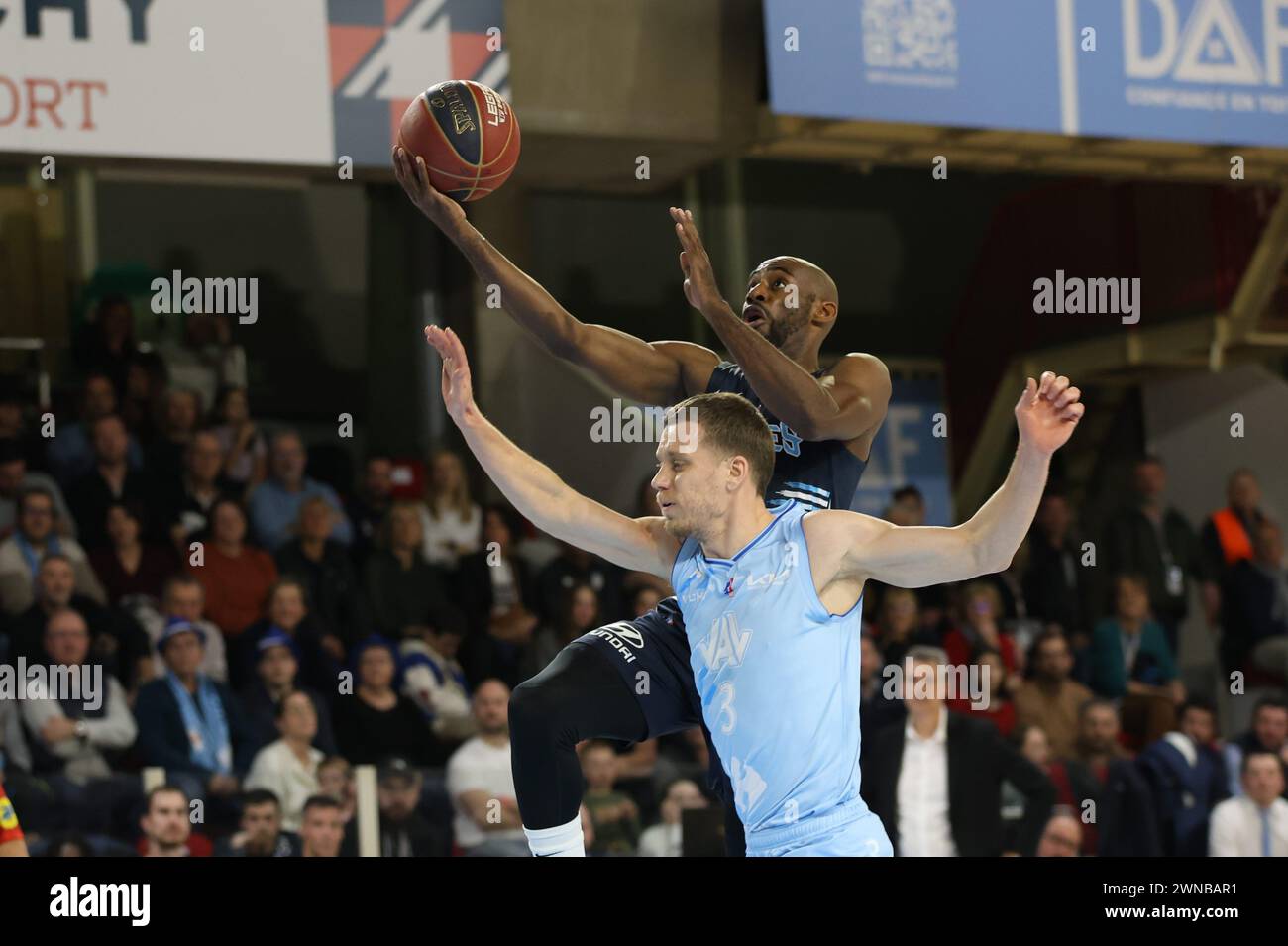 Thierry Larret/Maxppp. Basket Pro B : JA Vichy vs Sharks Antibes Cote d ...