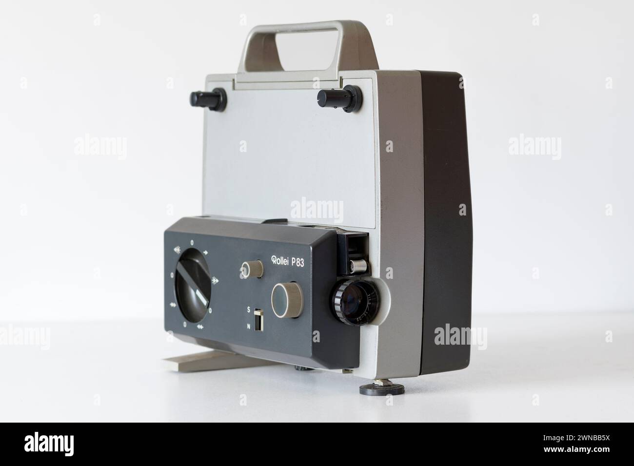 Reel to reel tape and 1960s hi-res stock photography and images - Alamy