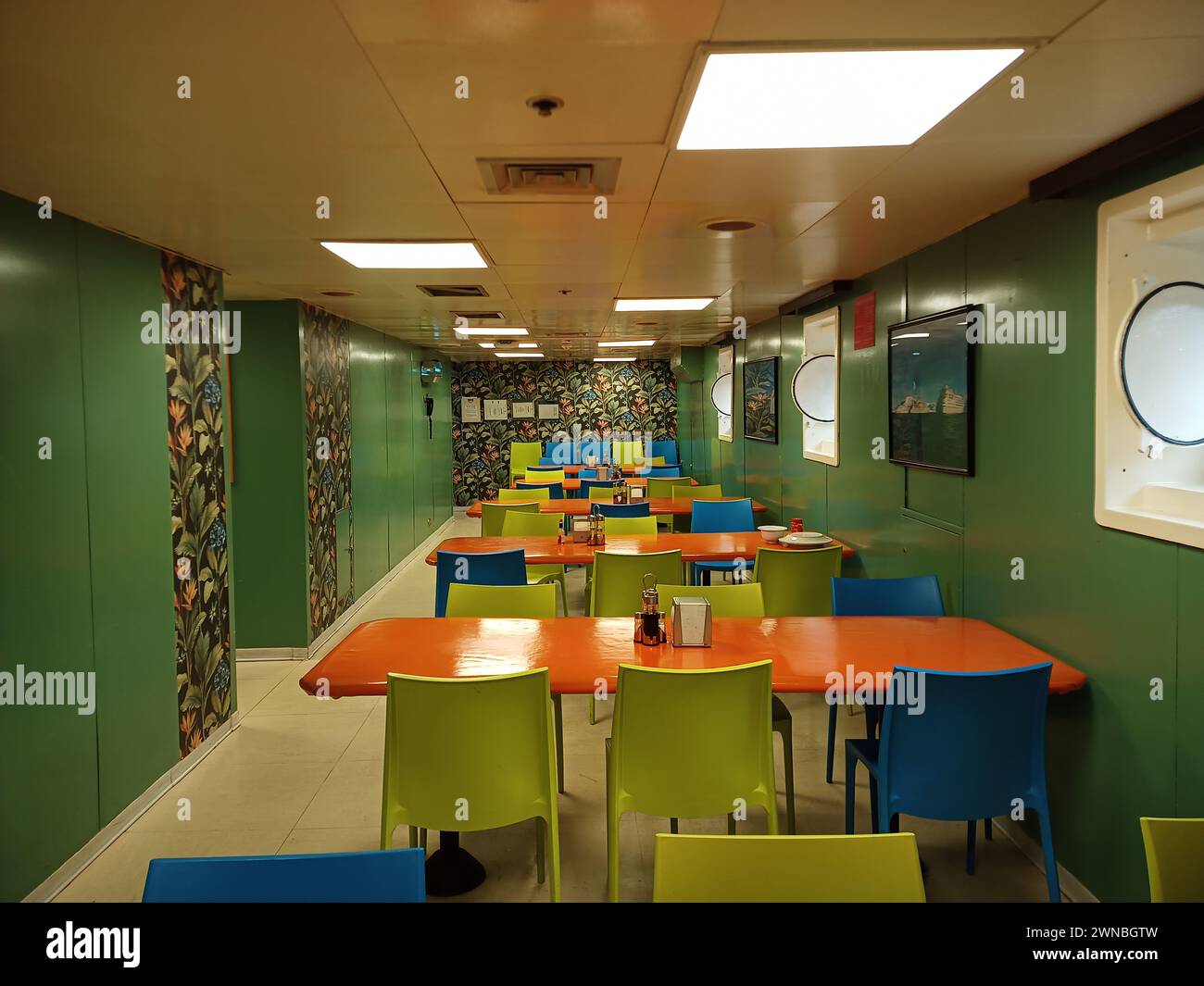 Ship kitchen galley hi-res stock photography and images - Alamy