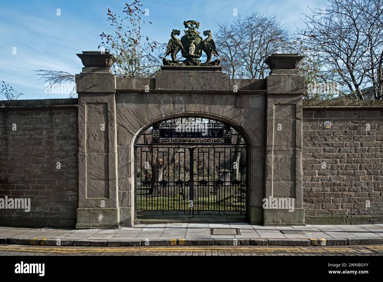 Historical cemetery dundee hi-res stock photography and images - Alamy
