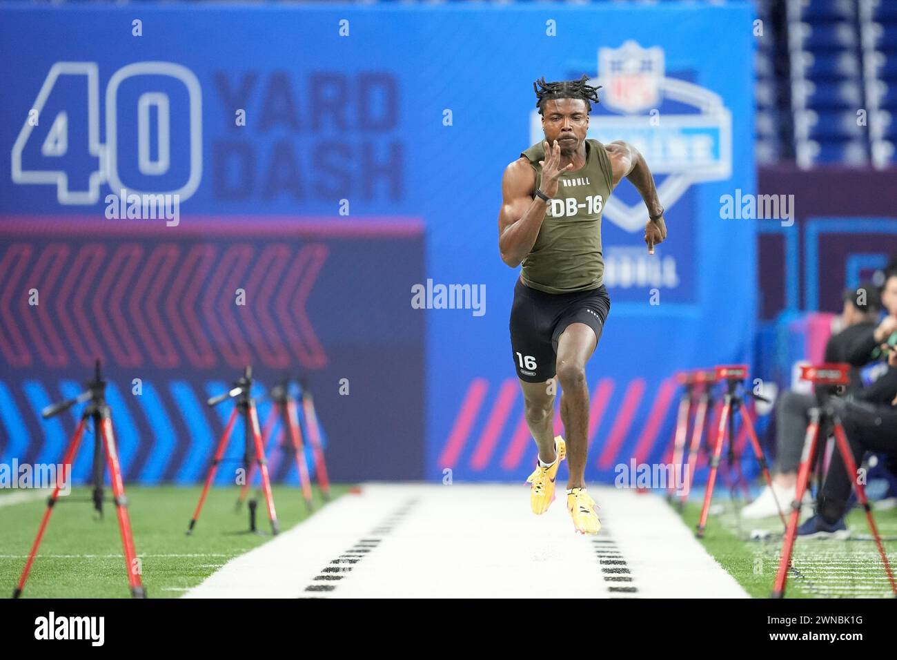Oregon defensive back Khyree Jackson runs the 40-yard dash at the NFL ...