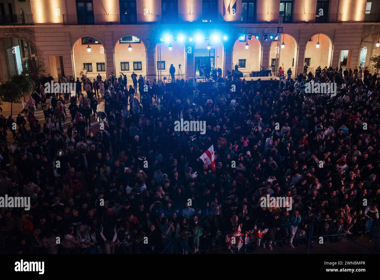 Hundreds of people during an official reception for UFC featherweight ...