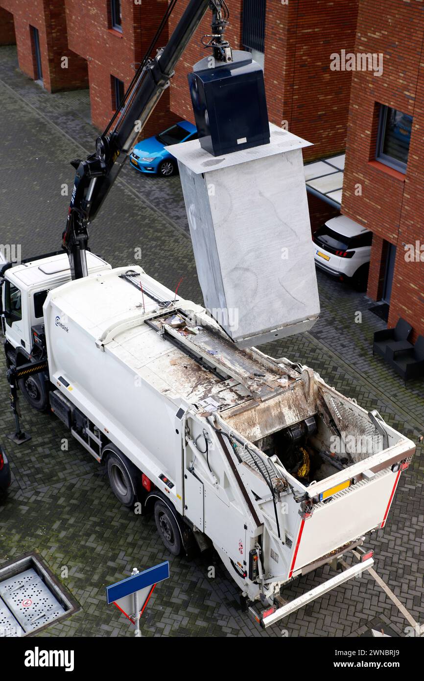 Garbage disposal container underground hi-res stock photography and ...