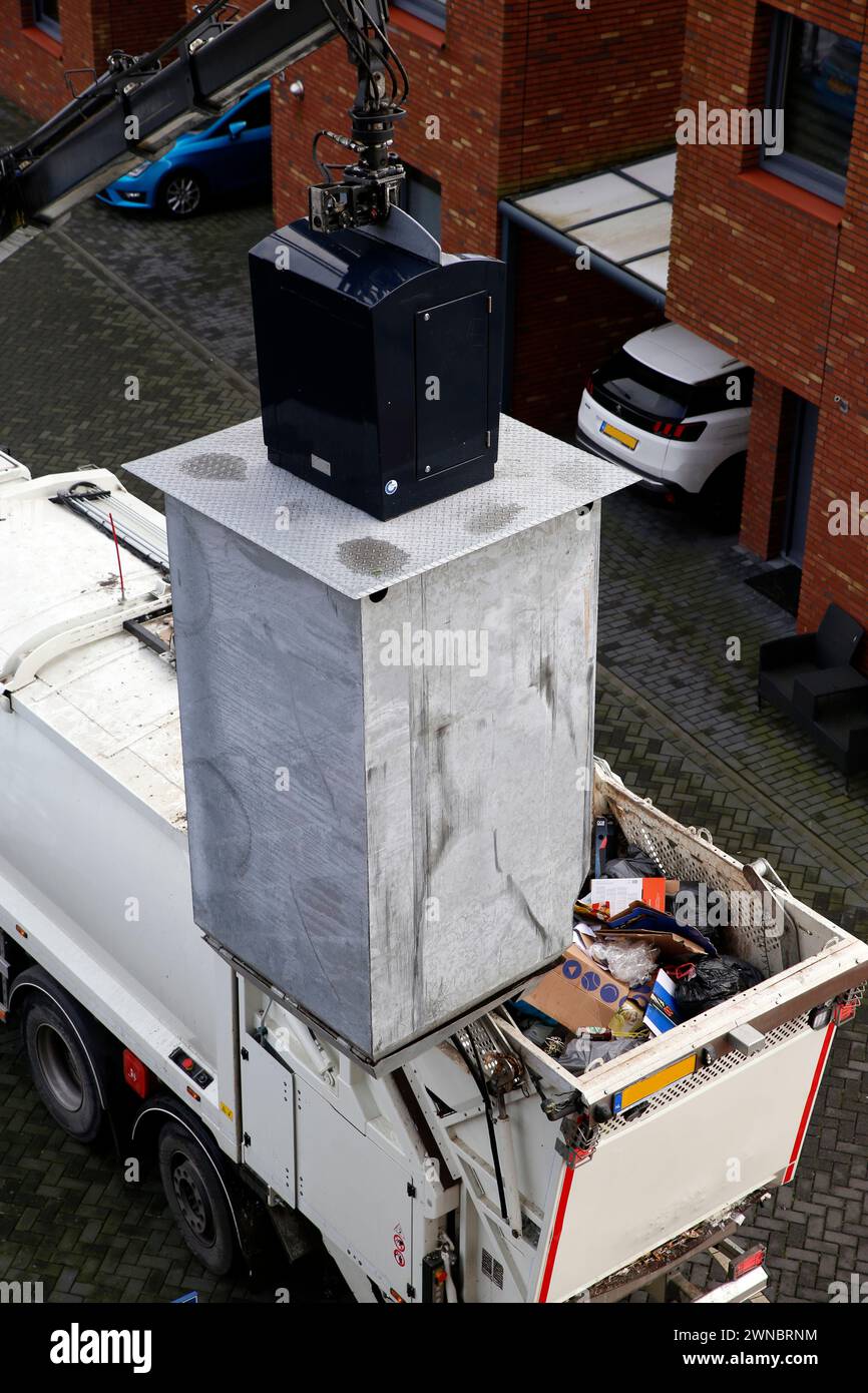 Garbage disposal container underground hi-res stock photography and ...