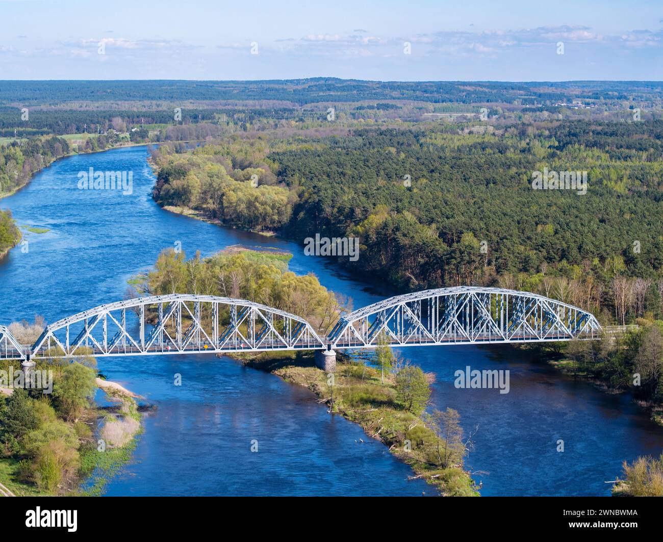 Bridge over railway tracks hi-res stock photography and images - Alamy