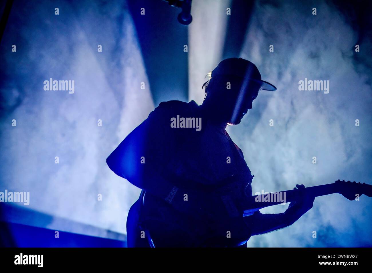 Silhouette od a guitarist hi-res stock photography and images - Alamy