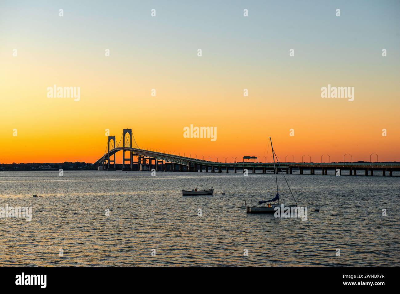 Stone bridge vector hi-res stock photography and images - Alamy