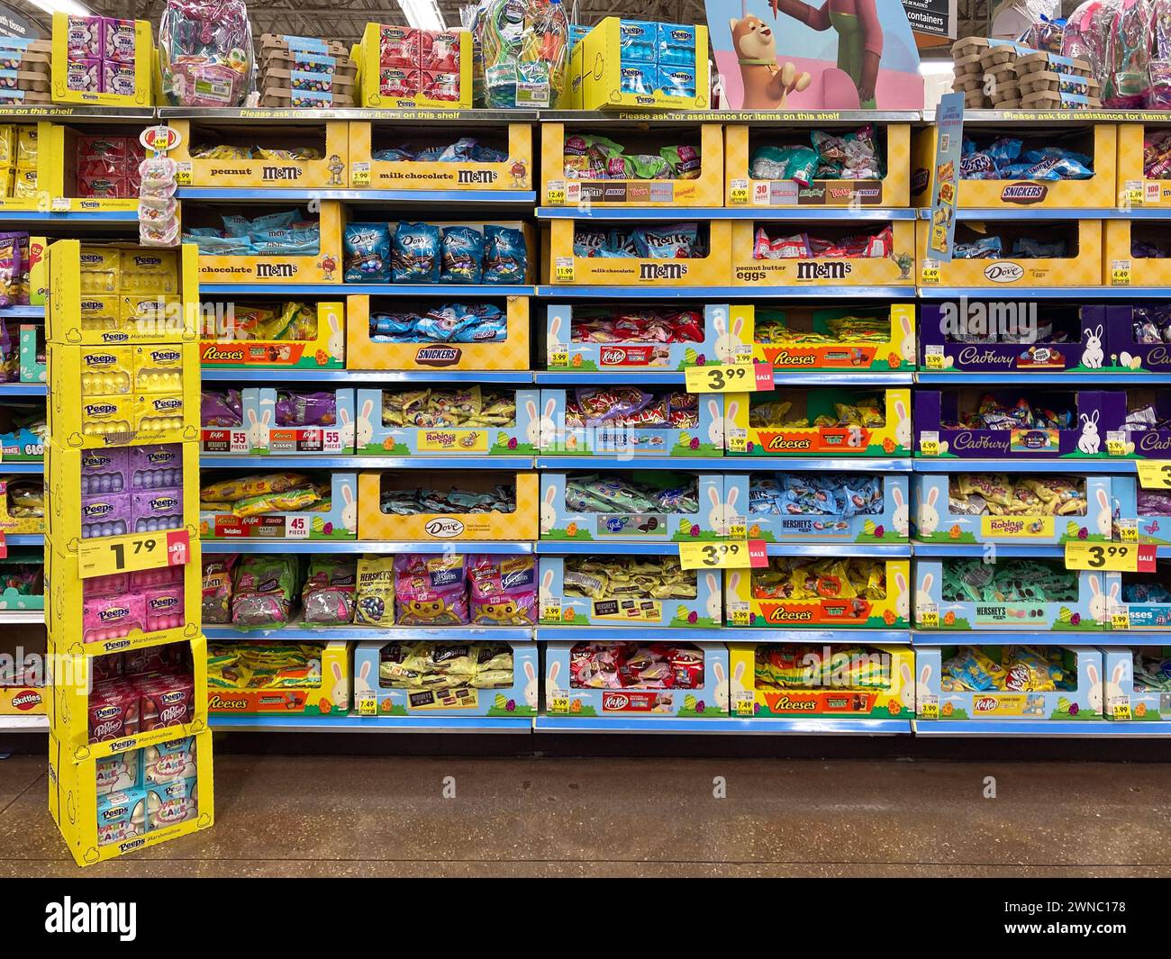 Grocery store candy hi-res stock photography and images - Alamy