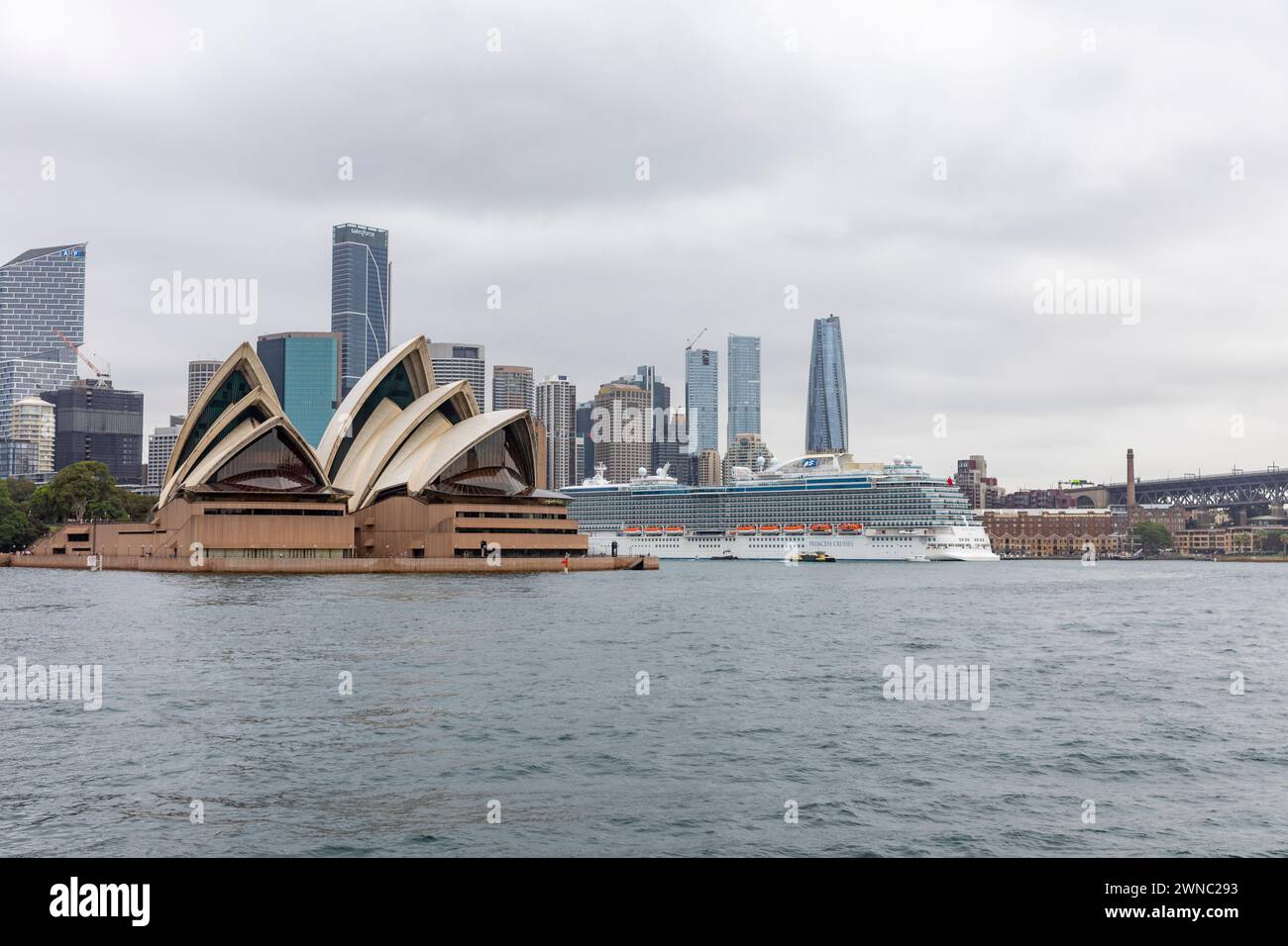 Sydney Opera House and cruise ship Majestic Princess at Circular Quay ...