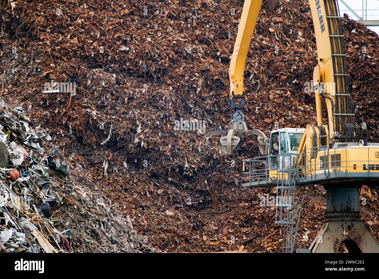 Scrap corroded aluminium hi-res stock photography and images - Alamy
