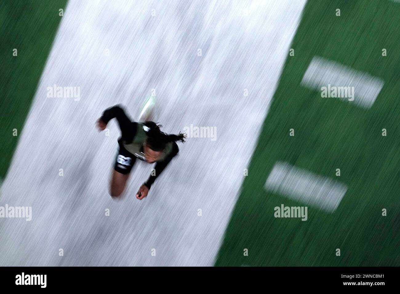 Auburn defensive back Jaylin Simpson runs in the 40-yard dash during ...