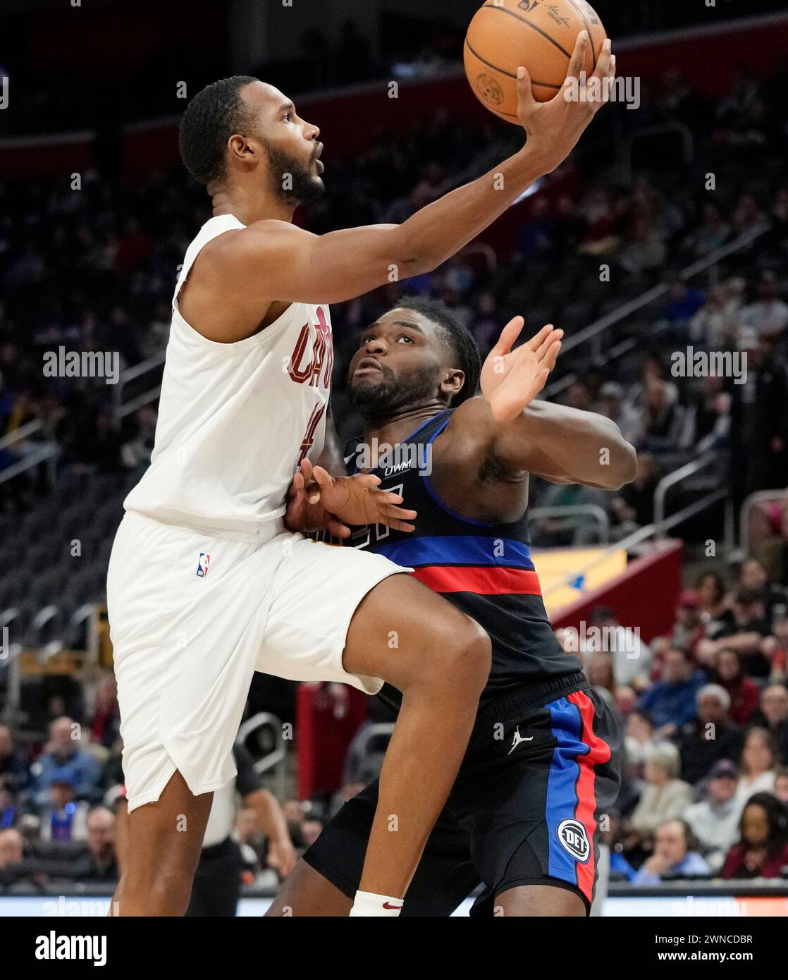 Cleveland Cavaliers forward Evan Mobley (4) makes a layup as Detroit ...