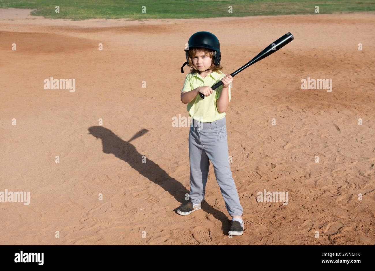Boy kid posing with a baseball bat. Portrait of child playing baseball ...