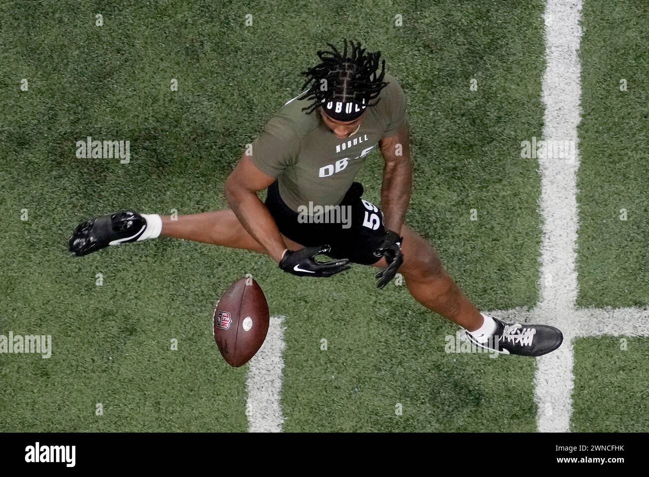 Ohio State defensive back Josh Proctor tries to catch a ball during the ...