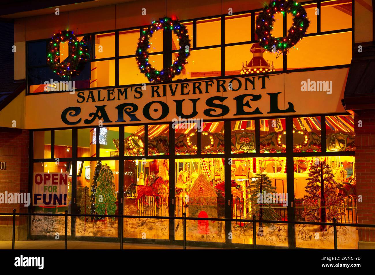 Riverfront Carousel, Riverfront Park, Salem, Oregon Stock Photo - Alamy