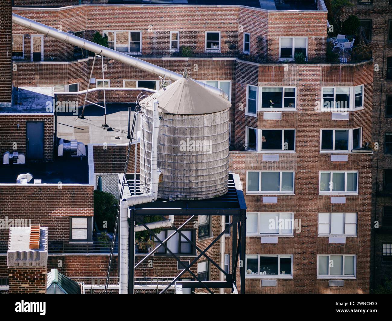 Water tanks on rooftop hi-res stock photography and images - Alamy