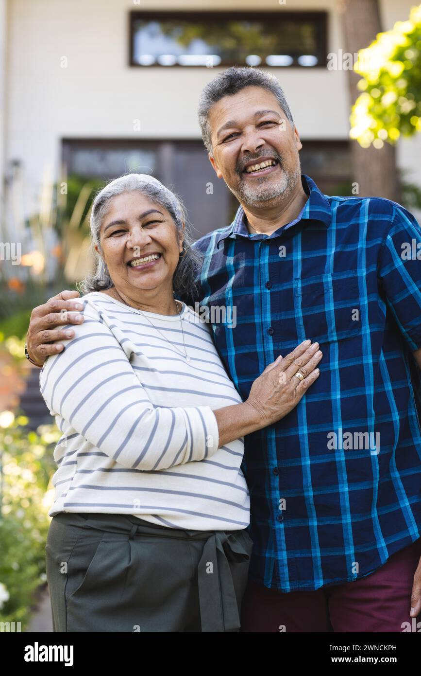 Senior couple embracing warmly hi-res stock photography and images - Alamy