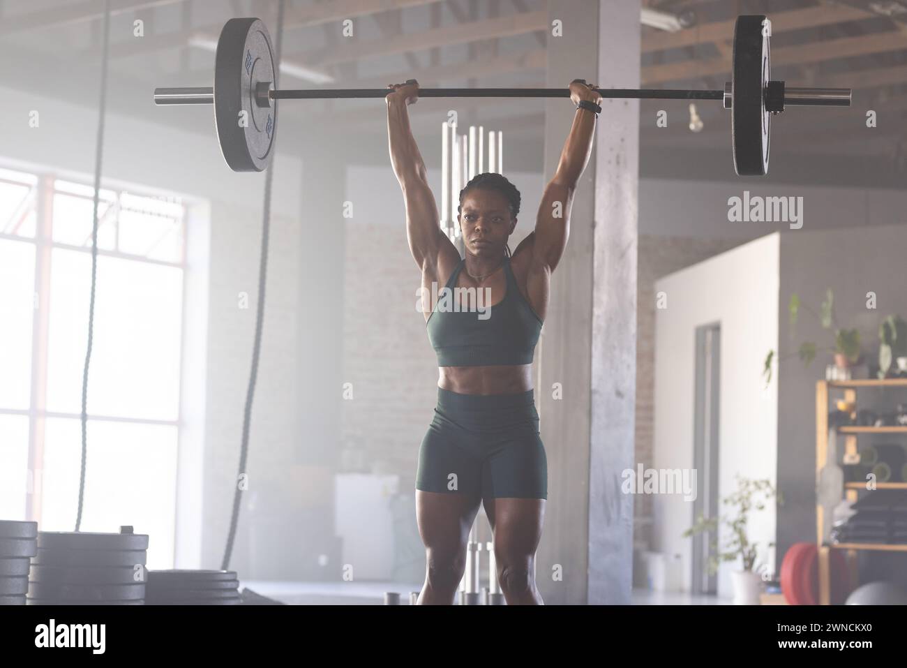 Determined athlete lifts hi-res stock photography and images - Alamy