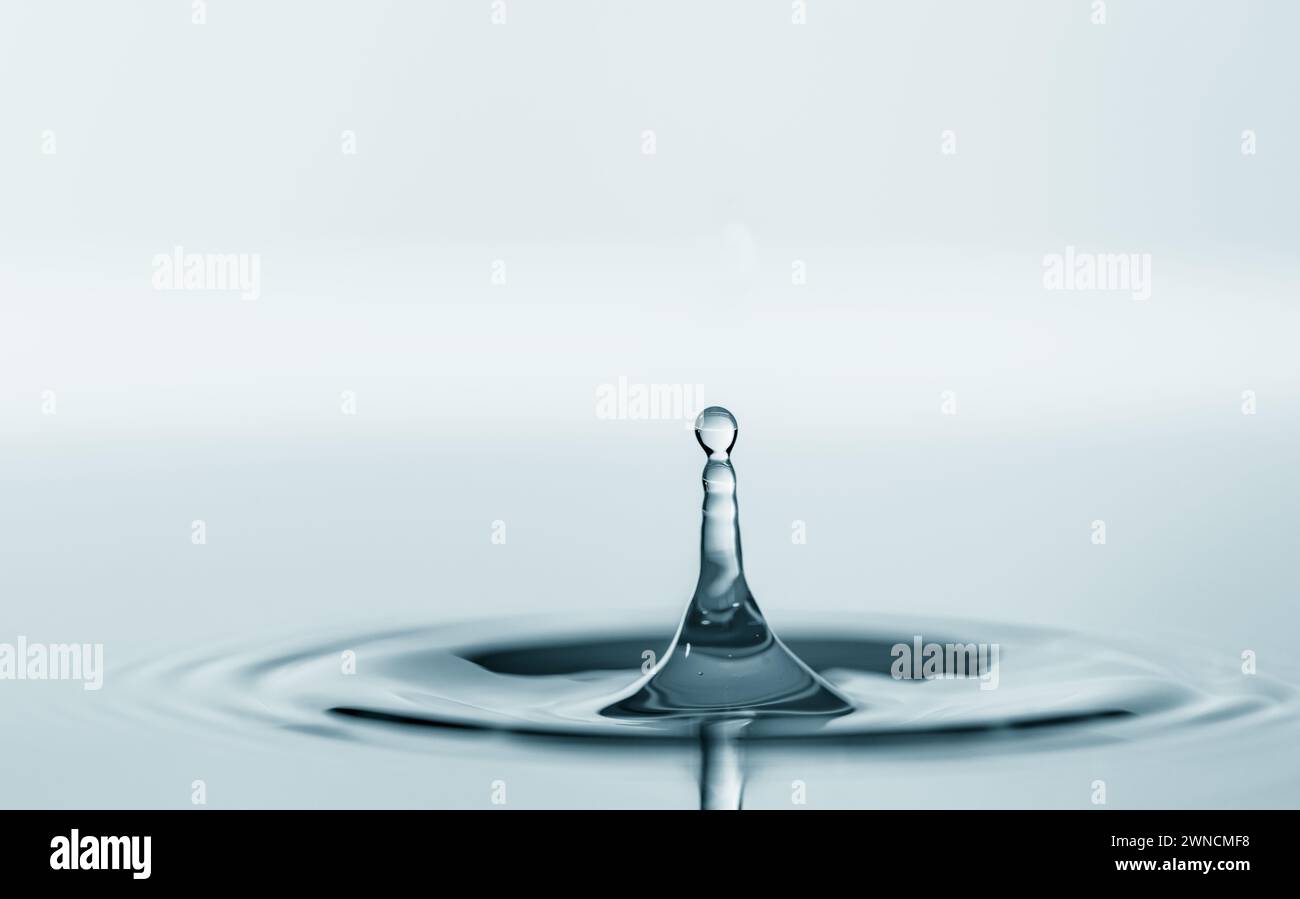 Splash on the surface of the water Stock Photo - Alamy