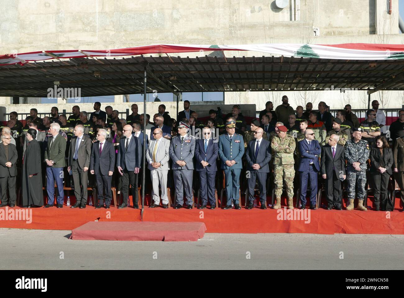 Hassan nasrallah hezbollah shiite militia beirut lebanon hi-res stock ...