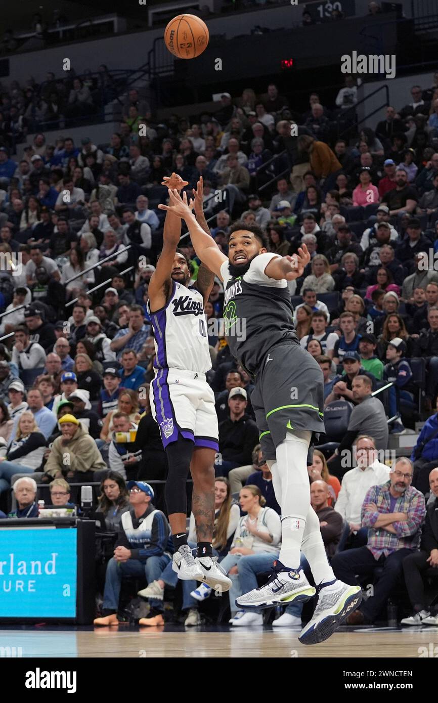 Sacramento Kings guard Malik Monk (0) shoots over Minnesota ...