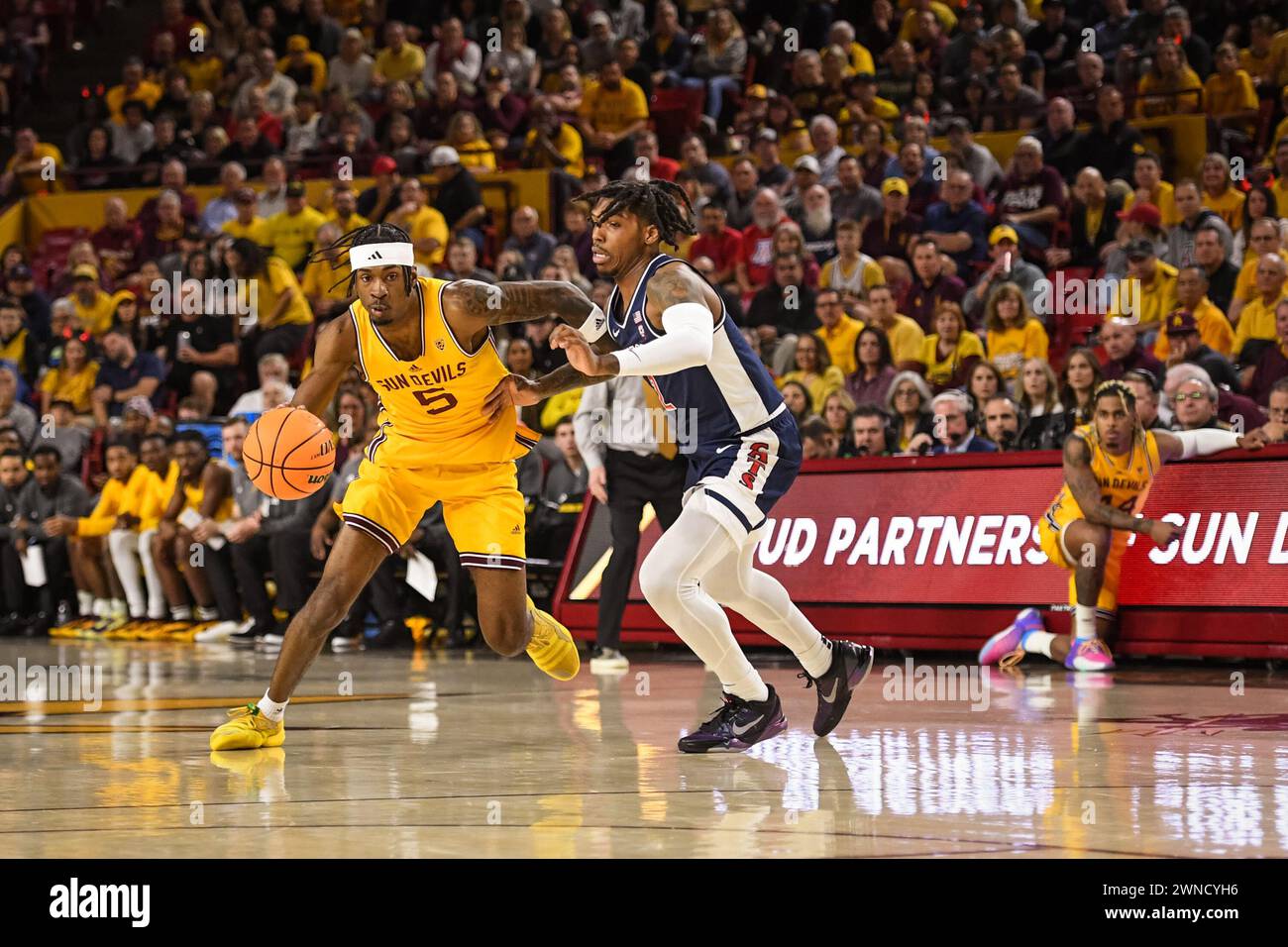 Arizona State Sun Devils guard Jamiya Neal (5) drives toward the basket ...