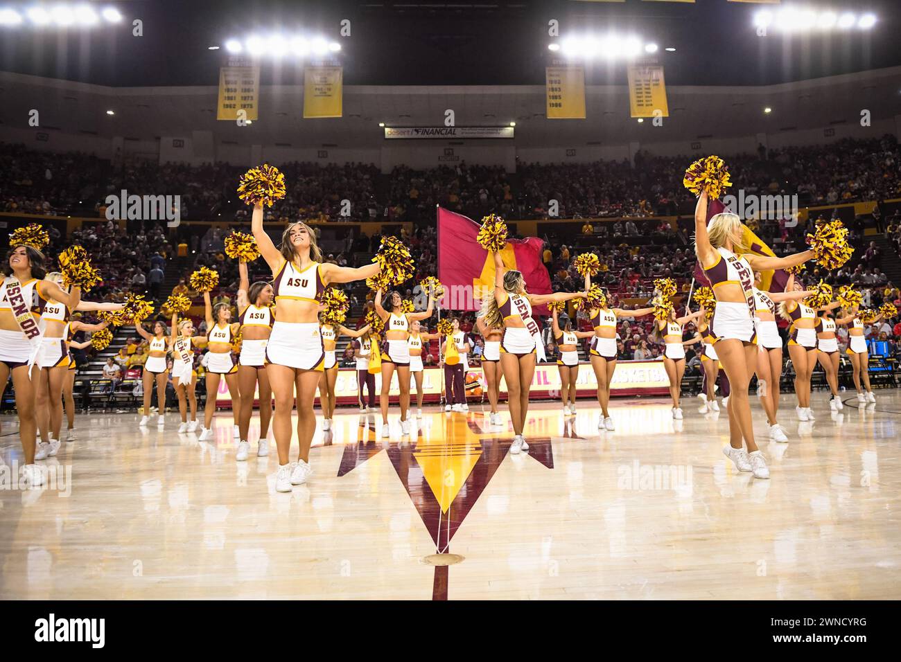 Arizona wildcats cheerleaders hi-res stock photography and images - Alamy