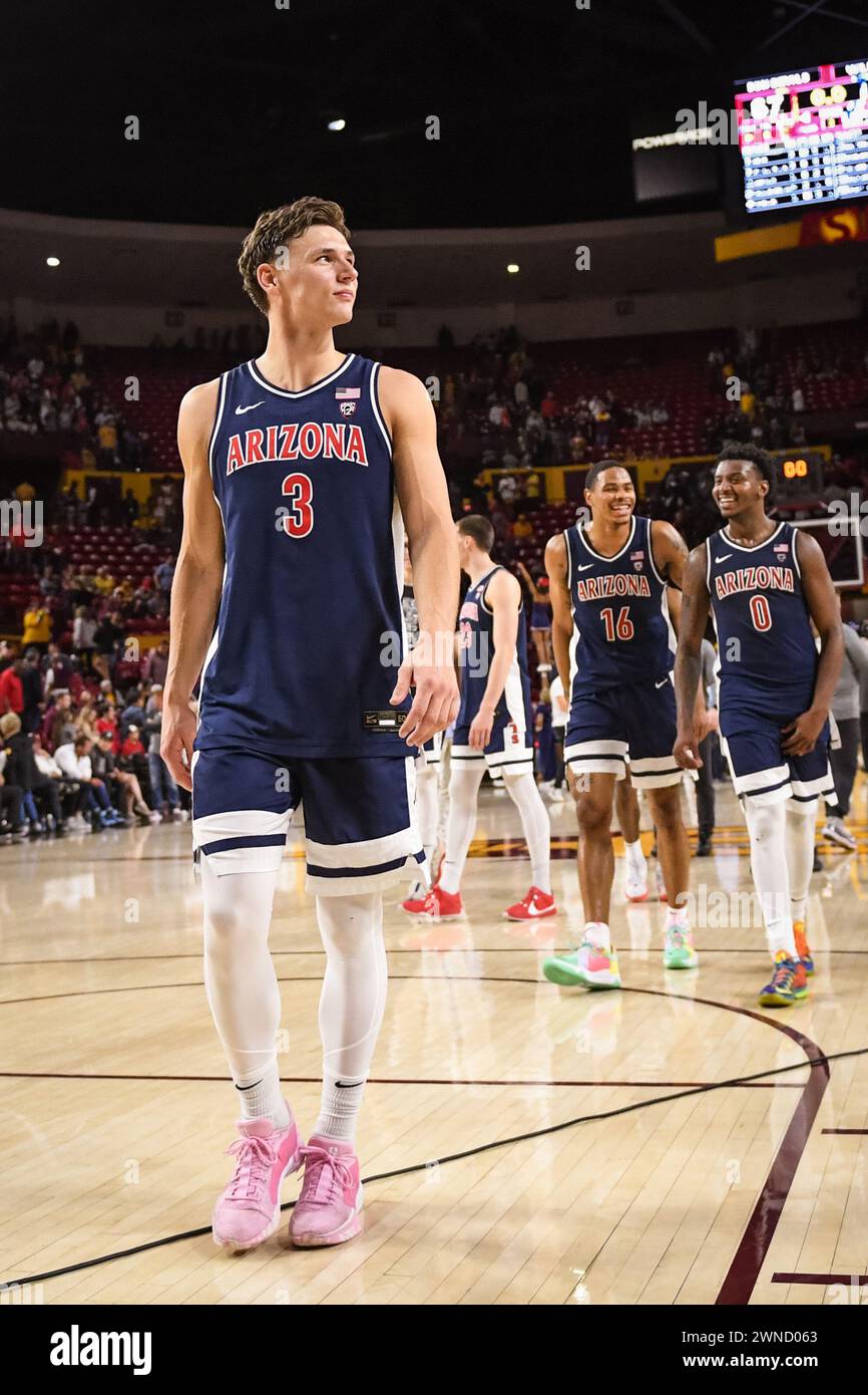 Arizona Wildcats guard Pelle Larsson (3) walks off the court after an ...